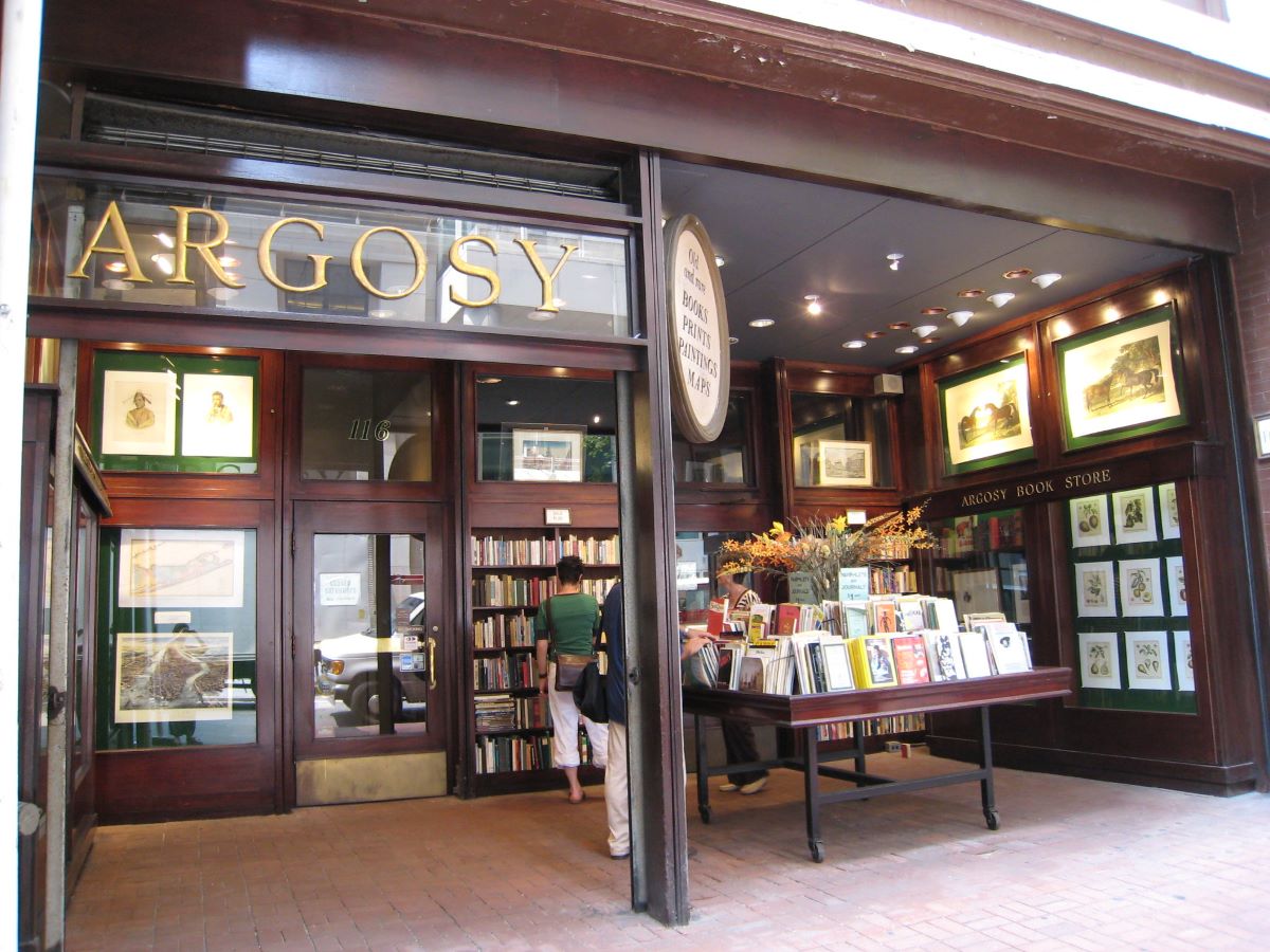 The 9 Best Bookshops in New York City For Serious Bookworms