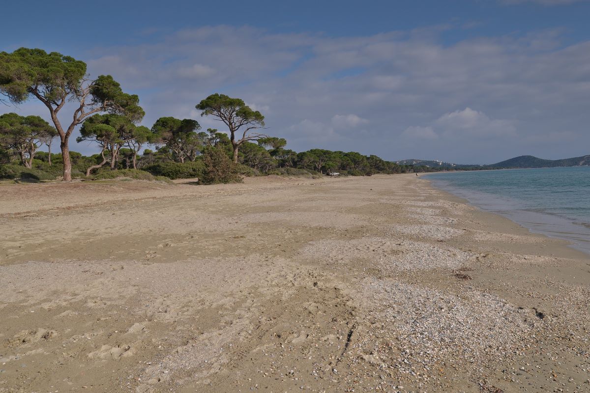 7 Amazing Beaches Near Athens for a Relaxing Day Trip