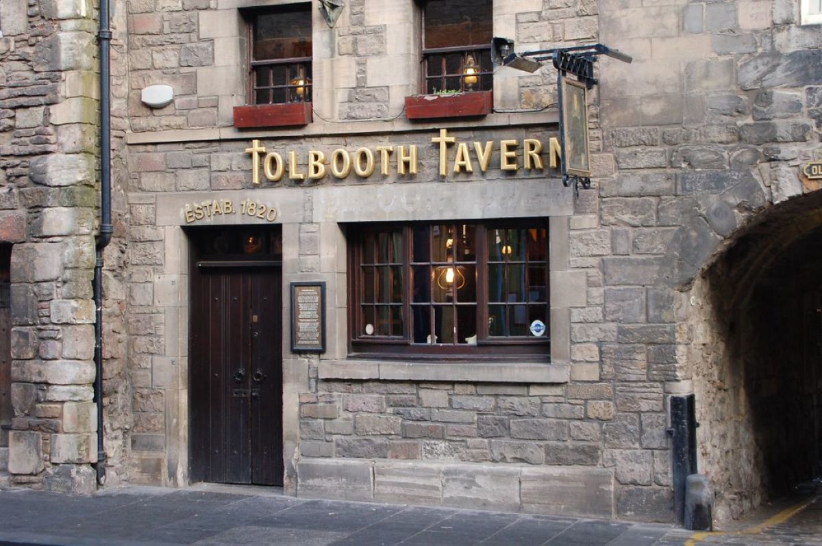 Offbeat Edinburgh: 8 Madcap, Morbid & Mysterious Things to Do